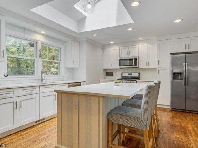 4 bedroom, Springfield NJ 07081 104607991