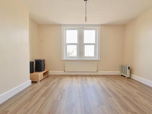 4 bedroom Student Maisonette to rent in High Street, Gosforth, Newcastle upon Tyne