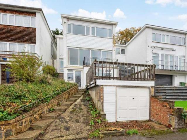 4 Bedroom Studio Flat