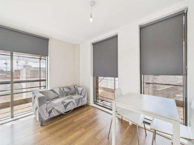 4 Bedroom Studio Flat