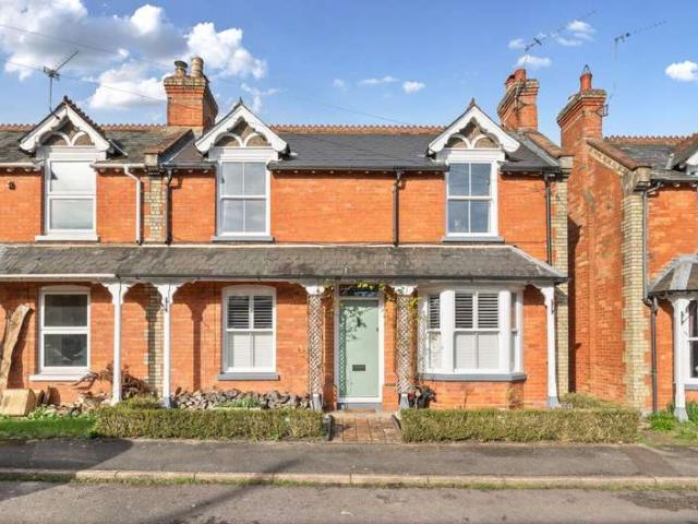 4 Bedroom Studio Flat