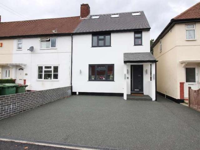 4 Bedroom Studio Flat