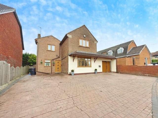 4 Bedroom Studio Flat