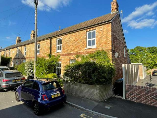 4 Bedroom Studio Flat