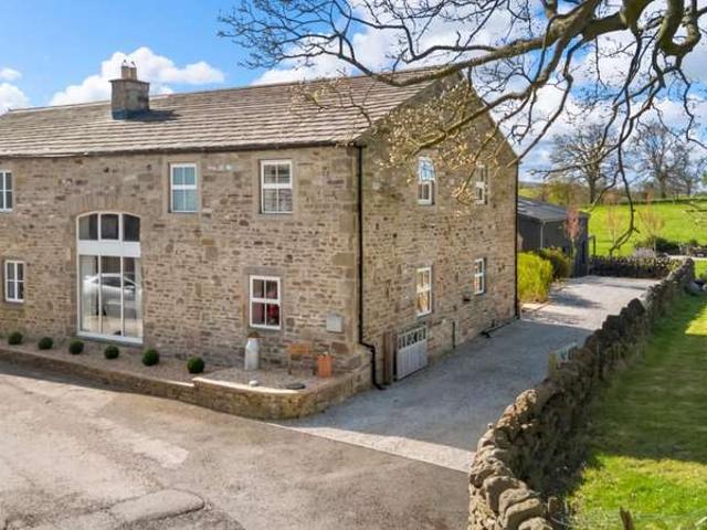 4 Bedroom Studio Flat