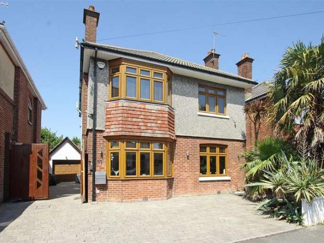 4 Bedroom Studio Flat