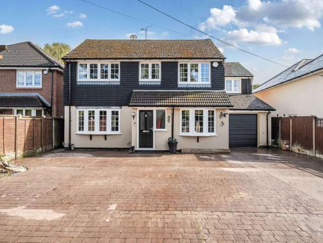 4 Bedroom Studio Flat