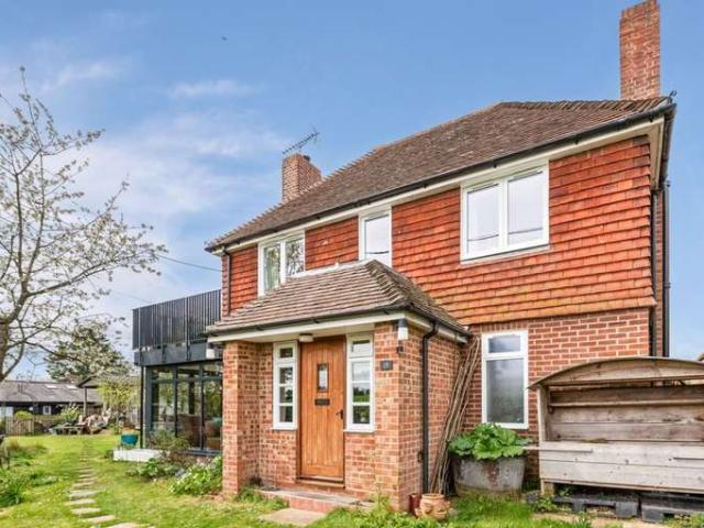 4 Bedroom Studio Flat