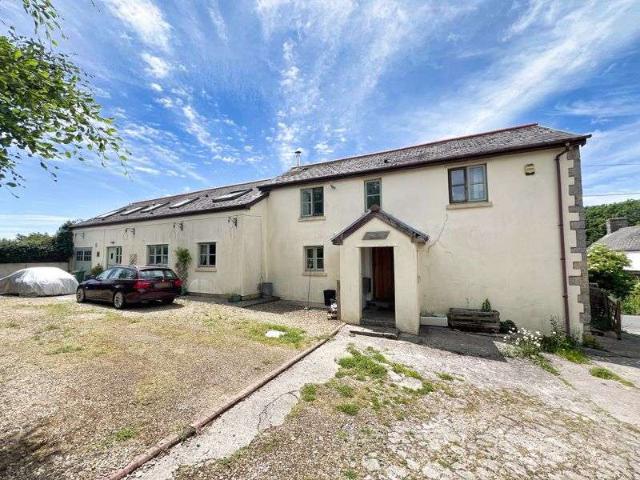 4 Bedroom Studio Flat
