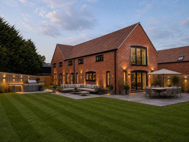 4 Bedroom Studio Flat