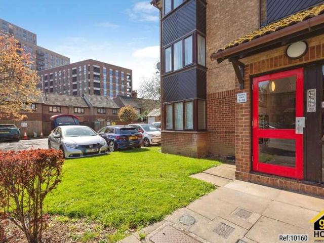 4 Bedroom Studio Flat