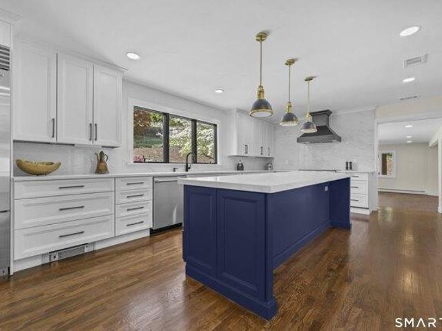 4 bedroom, Stamford CT 06902 102255939