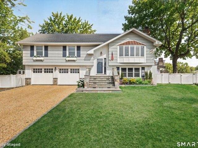 4 bedroom, Stamford CT 06902 LS102218898