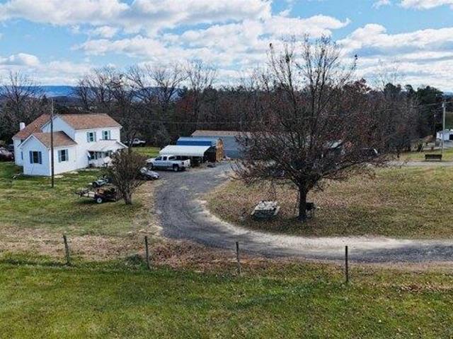 4 bedroom, Staunton VA 24401 LS96353807