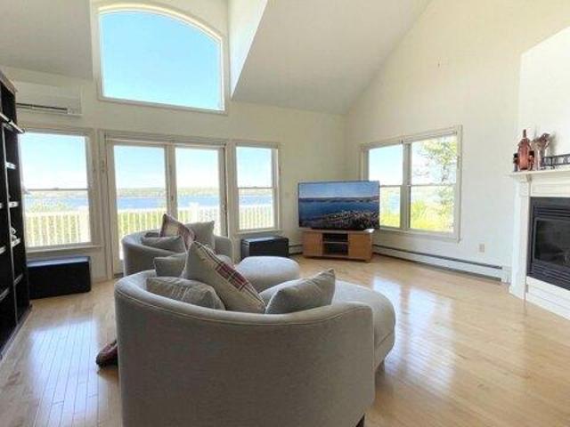 4 bedroom, Stockton Springs ME 04981 104691888