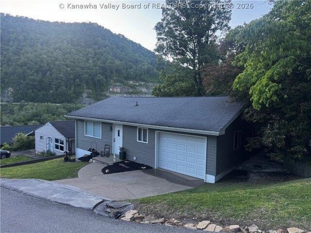 4 bedroom, Stollings WV 25646 103626624