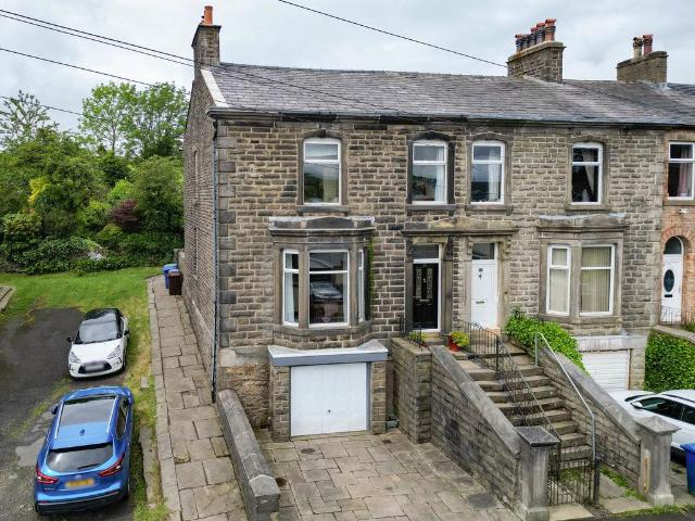 4 bedroom end of terrace house for sale