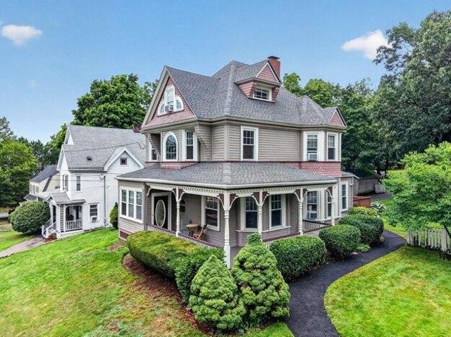 4 bedroom, Stoneham MA 02180 105081186