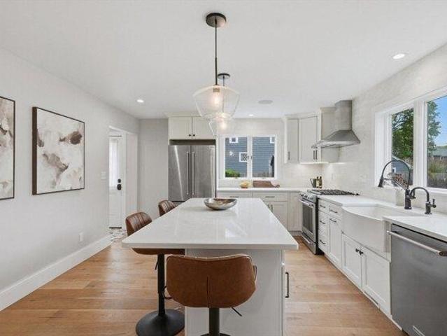4 bedroom, Stoneham MA 02180 105081508