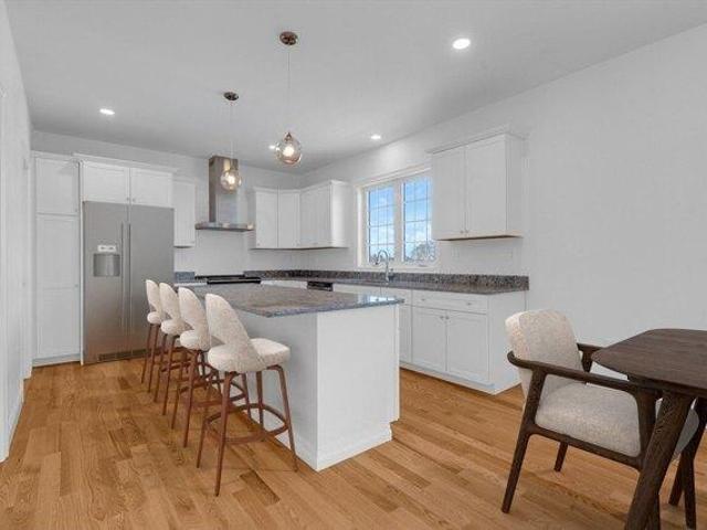 4 bedroom, Stoneham MA 02180 102372078
