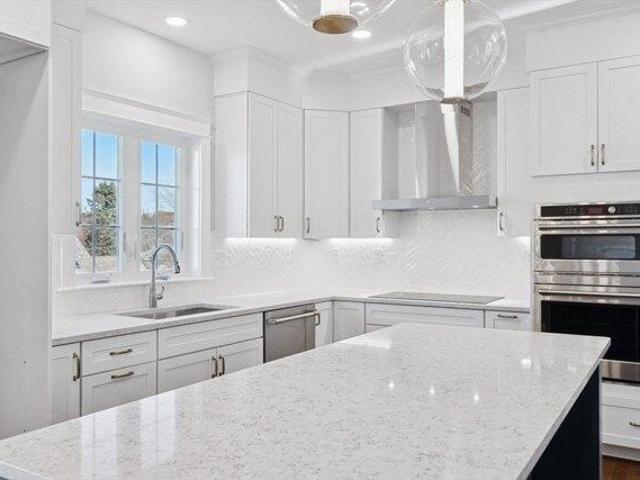 4 bedroom, Stoneham MA 02180 LS102729200