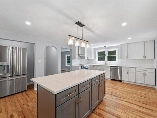 4 bedroom, Stow MA 01775 105157827