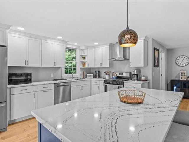 4 bedroom, Stowe VT 05672 104946663