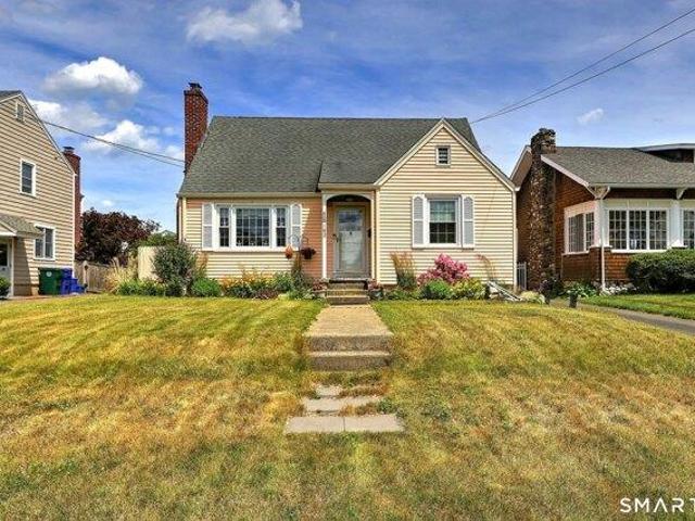 4 bedroom, Stratford CT 06615 104812146