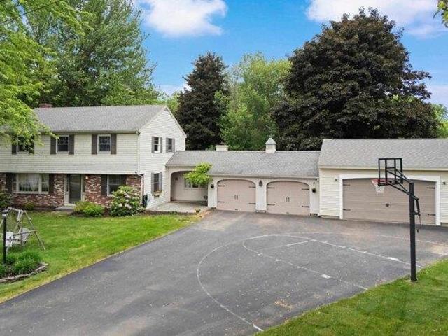 4 bedroom, Stratham NH 03885 104649665