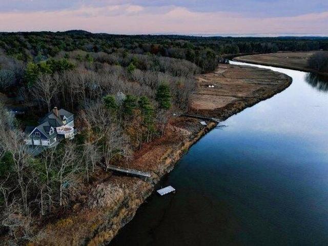 4 bedroom, Stratham NH 03885 LS101629373