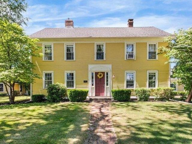 4 bedroom, Sutton MA 01590 104440530
