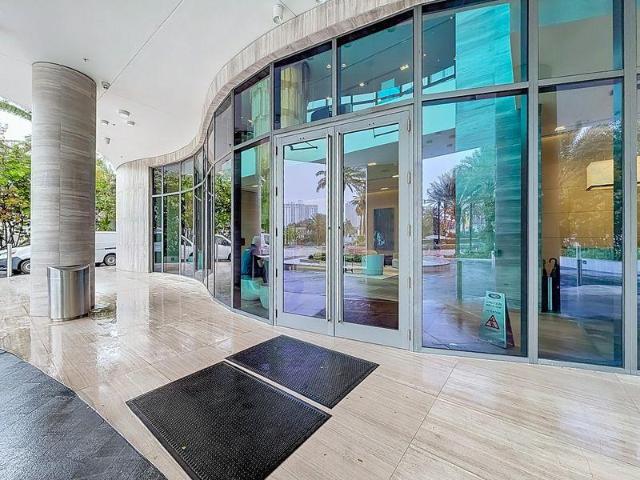 4 bedroom, Sunny Isles Beach FL 33160 100973578