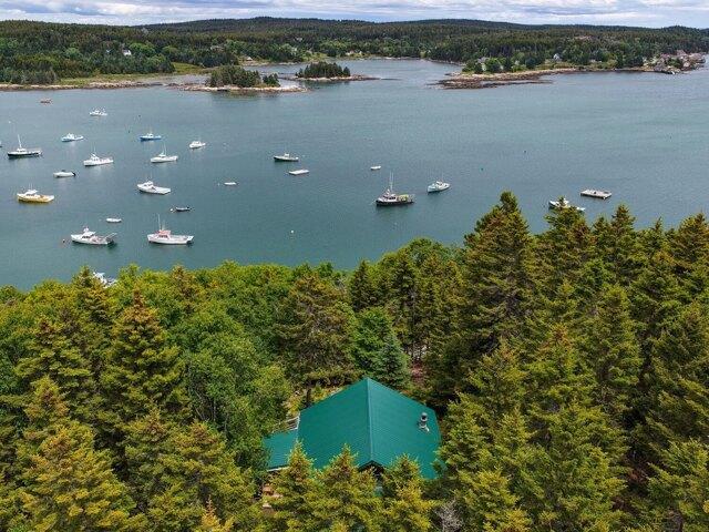 4 bedroom, Swans Island ME 04685 103931450