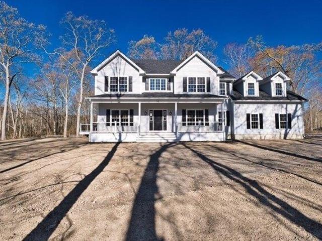 4 bedroom, Swansea MA 02777 102371533