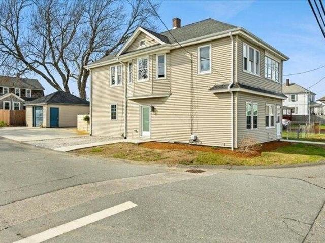 4 bedroom, Swansea MA 02777 102371540