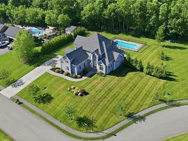 4 bedroom, Swansea MA 02777 104604752
