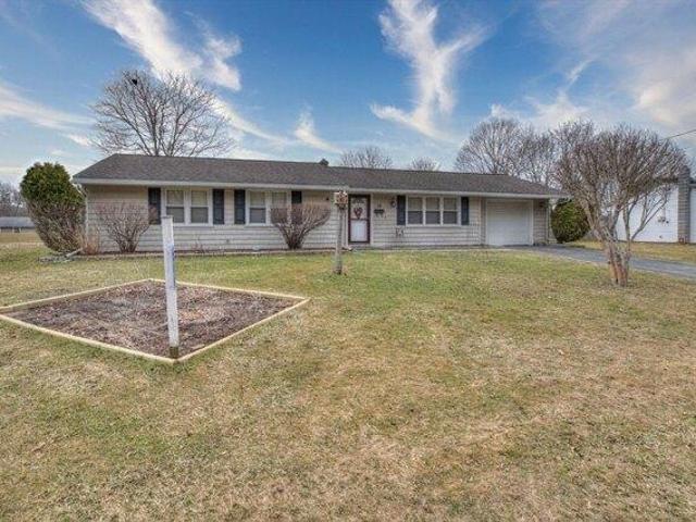 4 bedroom, Swansea MA 02777 LS102824310