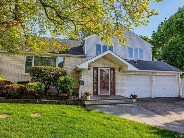 4 bedroom, Syosset NY 11791 104904018