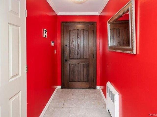 4 bedroom, Syosset NY 11791 104905913
