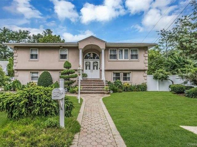 4 bedroom, Syosset NY 11791 104921723