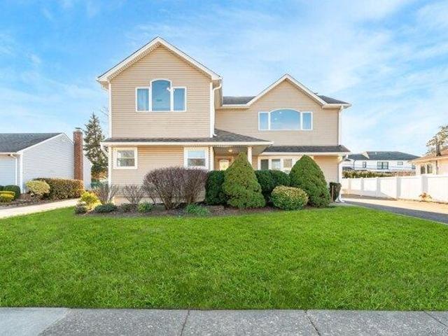 4 bedroom, Syosset NY 11791 104922088