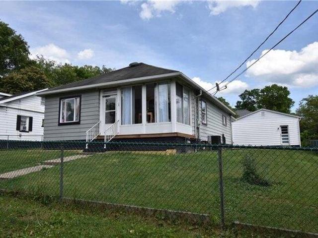 4 bedroom, Point Marion PA 15474 104906057