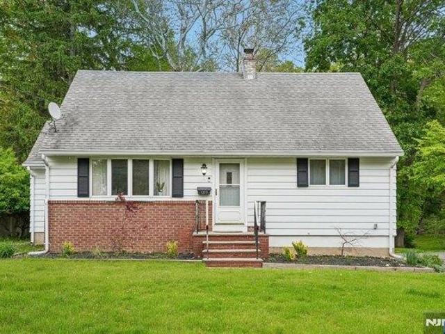 4 bedroom, Pompton Lakes NJ 07442 LS102777303