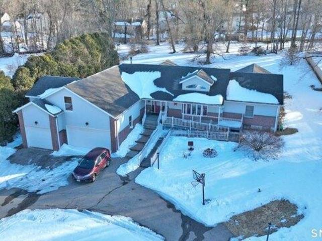4 bedroom, Portland CT 06480 102027998
