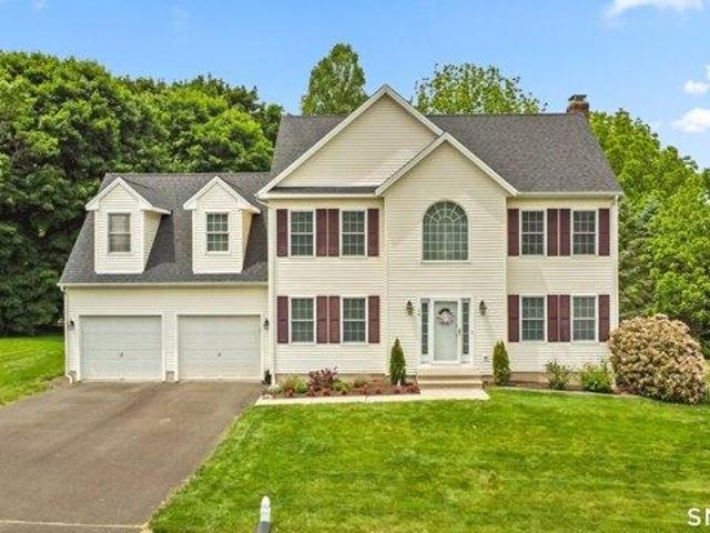 4 bedroom, Portland CT 06480 103125924