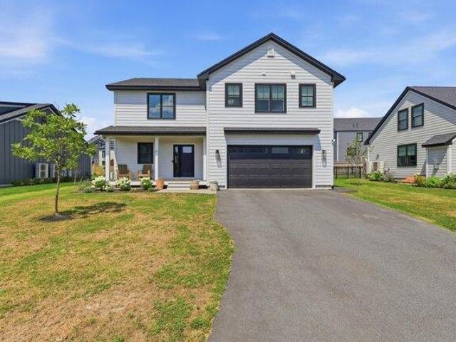 4 bedroom, Portland ME 04102 105114327