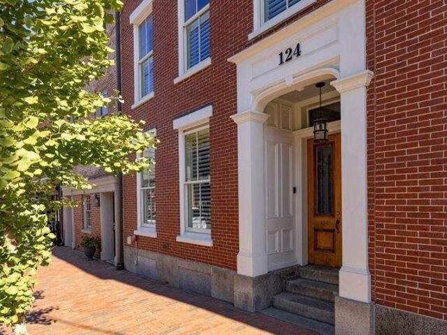 4 bedroom, Portsmouth NH 03801 102342549
