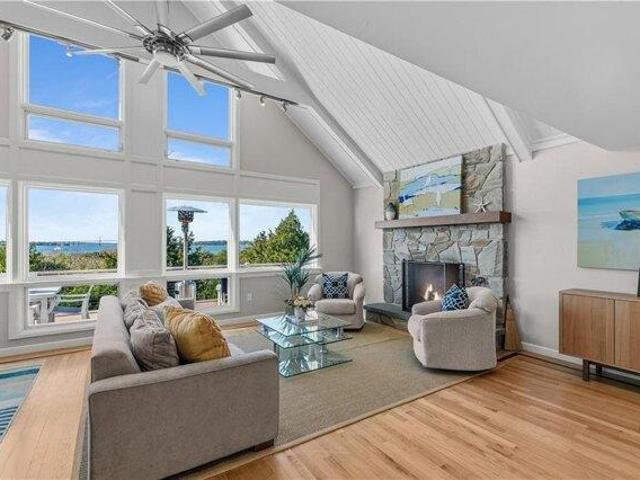 4 bedroom, Portsmouth RI 02871 100582565