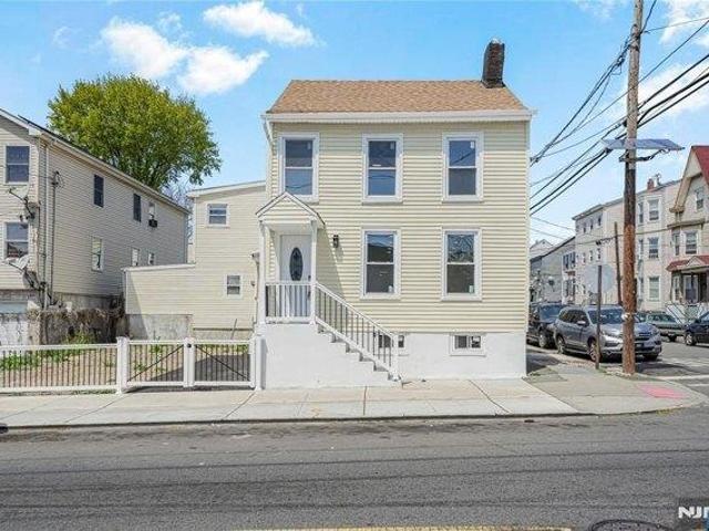 4 bedroom, Paterson NJ 07501 104405913