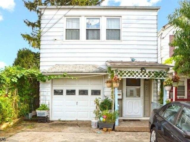 4 bedroom, Paterson NJ 07501 104407557